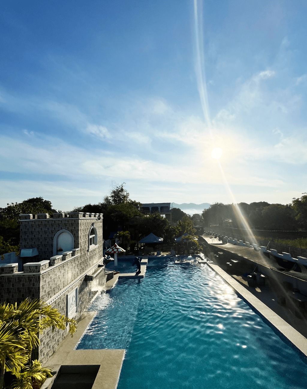 Beach Resort with Pool in La Union